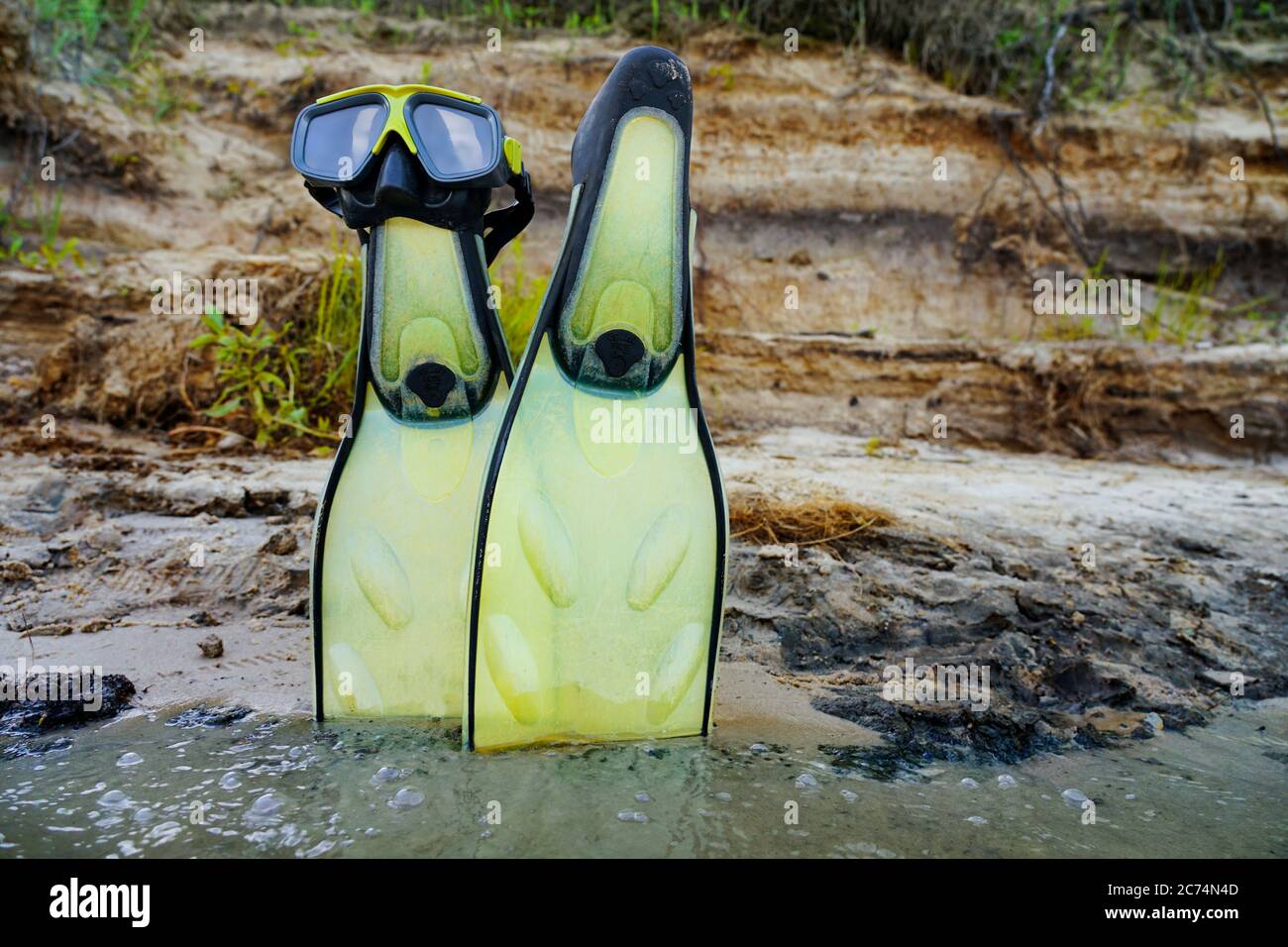 Flippers mask hi-res stock photography and images - Alamy