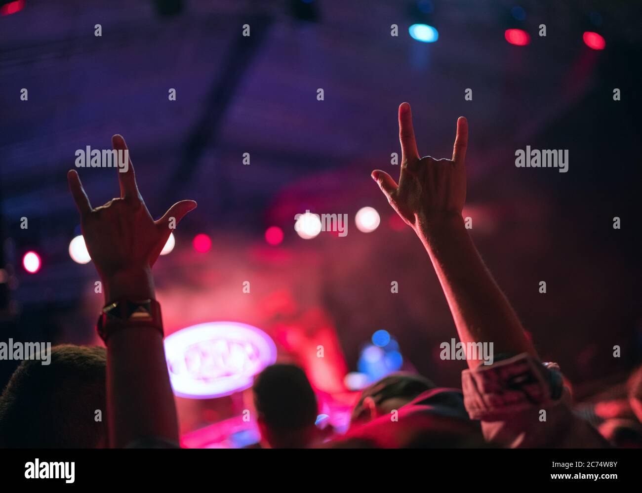 Heavy metal fans rock concert hi-res stock photography and images - Alamy