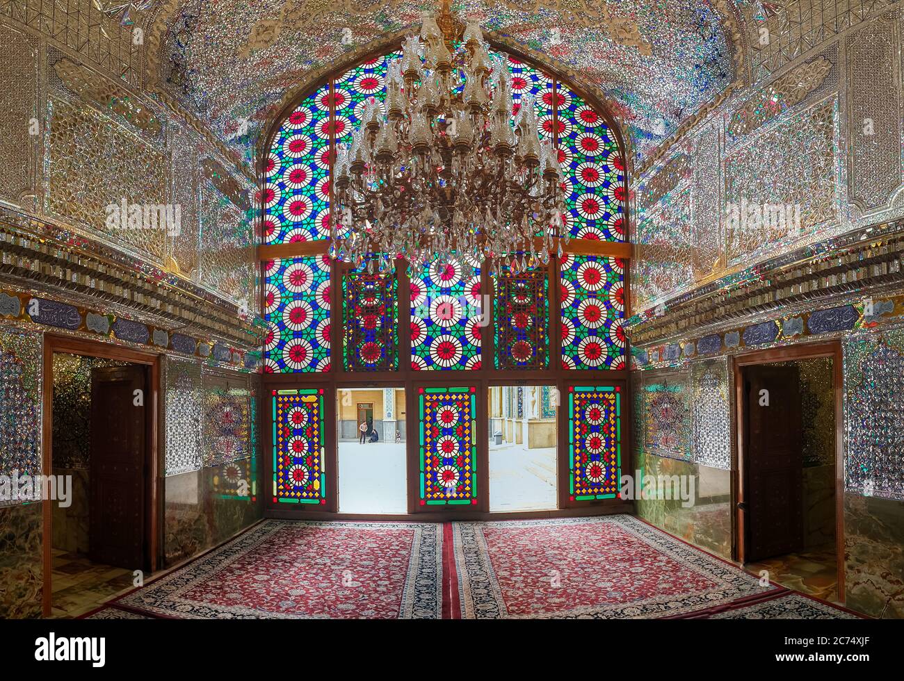 Shiraz, Iran - May 2019: Islamic architecture of Shah-e-Cheragh Shrine ...