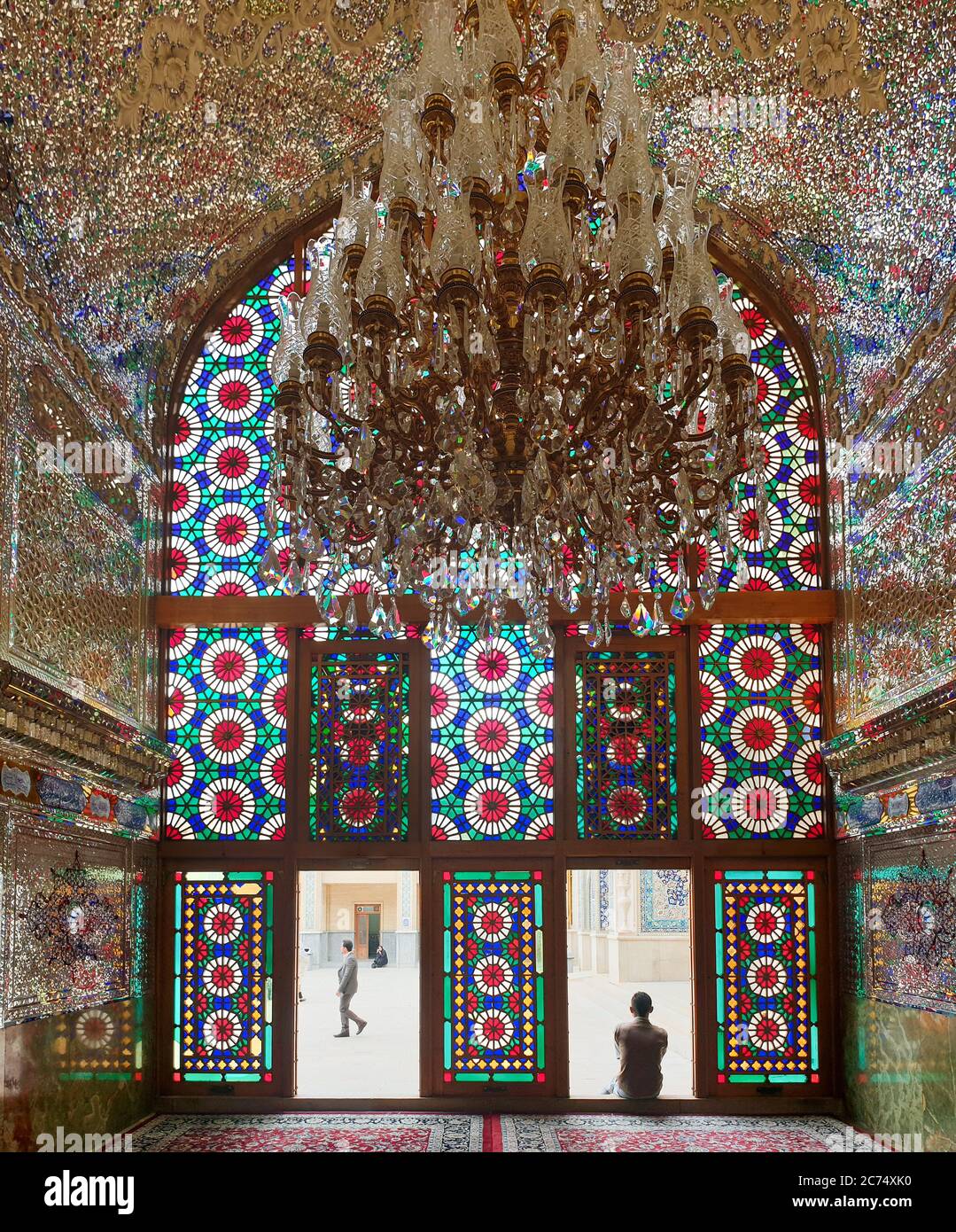 Shiraz, Iran - May 2019: Islamic architecture of Shah-e-Cheragh Shrine ...