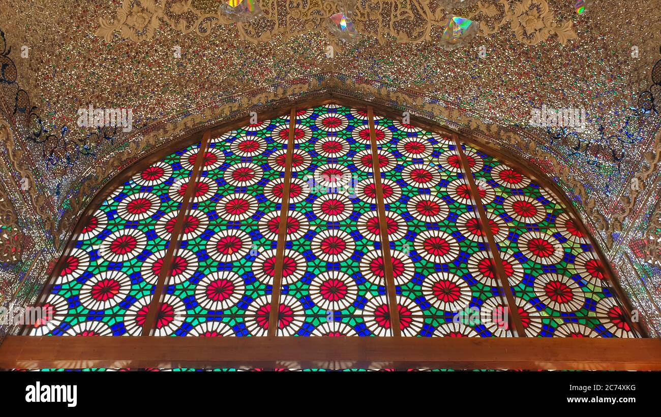 Shiraz, Iran - May 2019: Islamic architecture of Shah-e-Cheragh Shrine ...