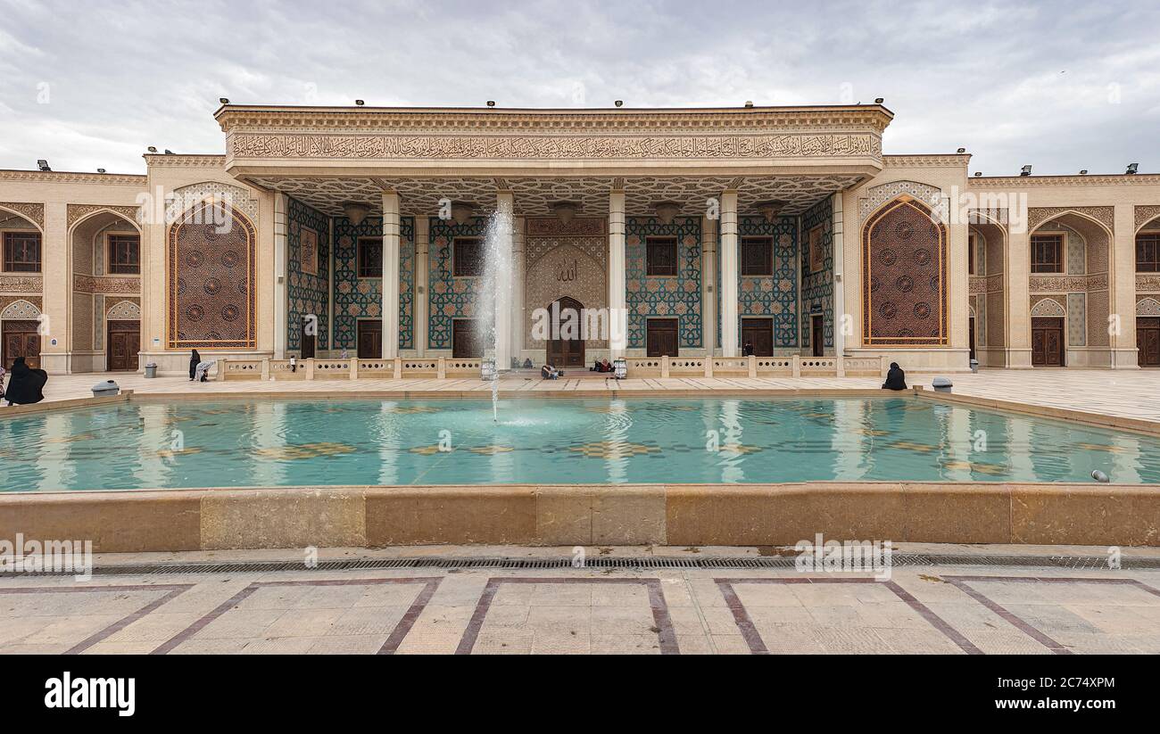 Shiraz, Iran - May 2019: Islamic architecture of Shah-e-Cheragh Shrine ...