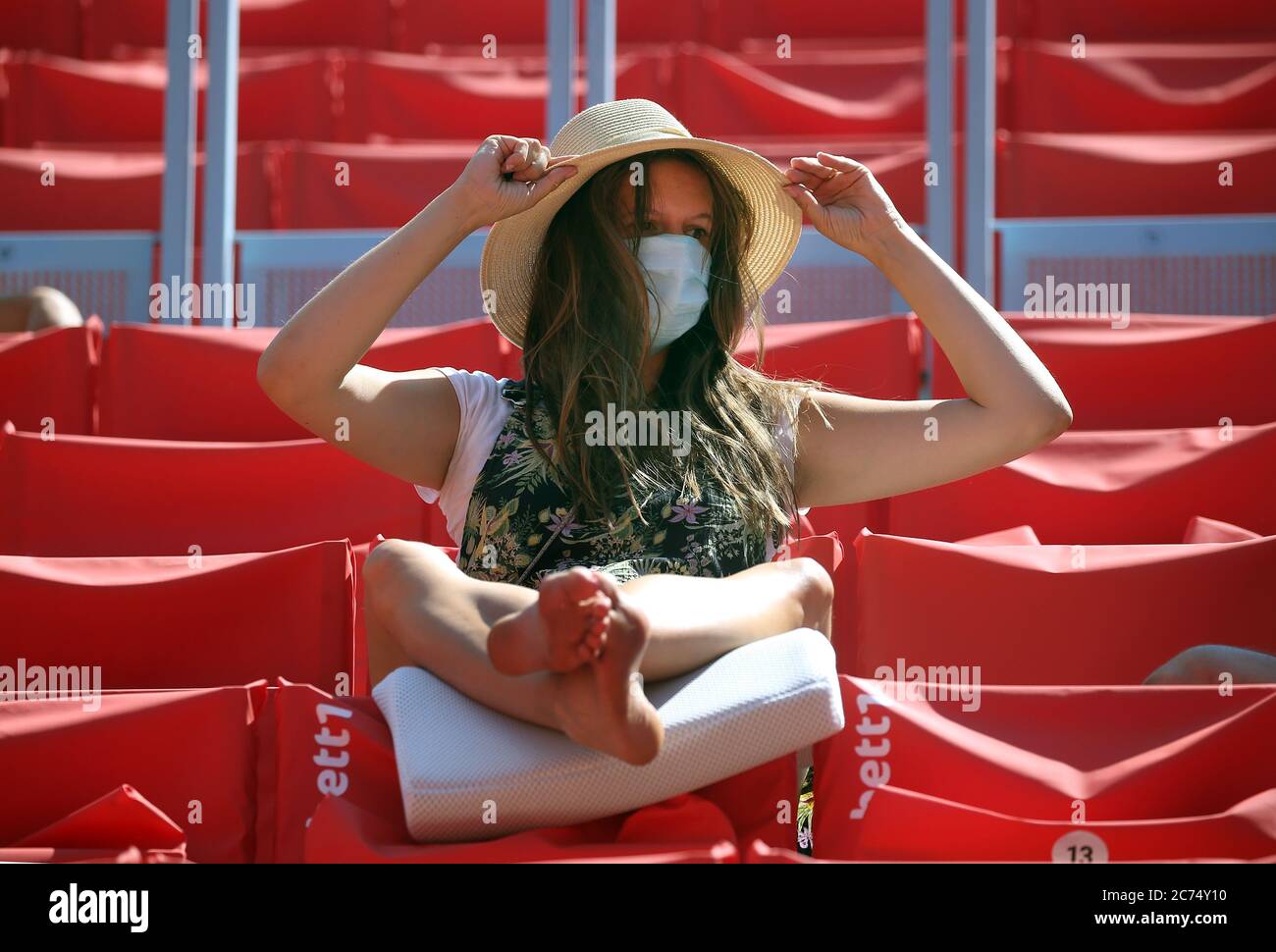 Steffi graf watches hi-res stock photography and images - Alamy