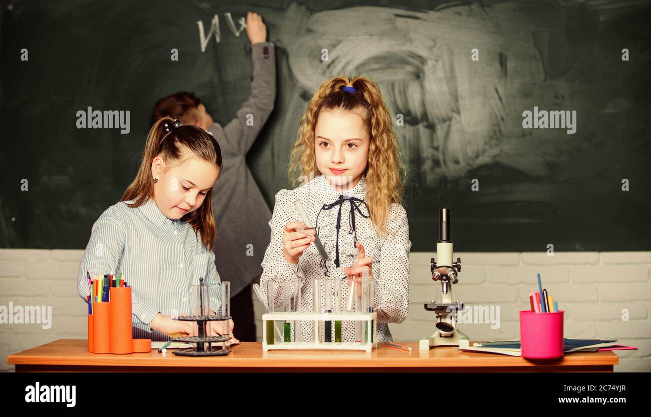 biology experiments with microscope. Little kids scientist earning ...