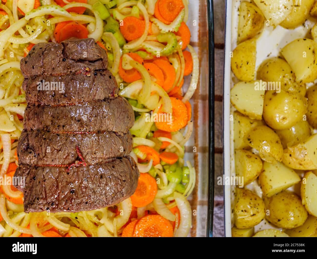 Traditional sunday roast hi-res stock photography and images - Alamy