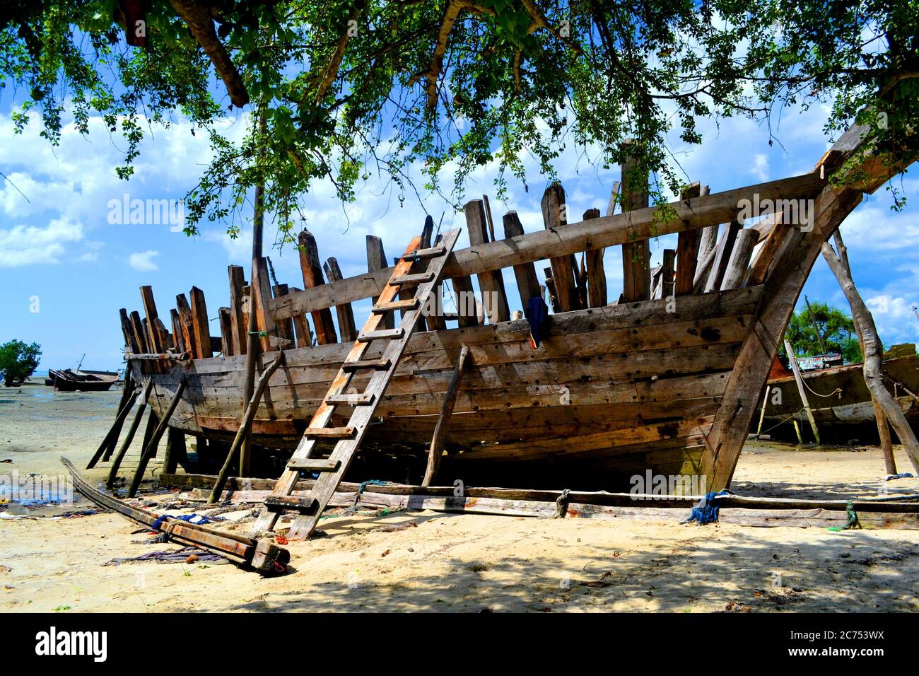 Wooden boat factory, Zanzibar Stock Photo - Alamy