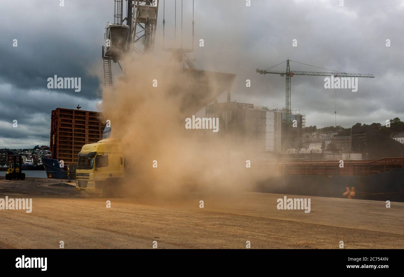 Dust loading hi-res stock photography and images - Alamy