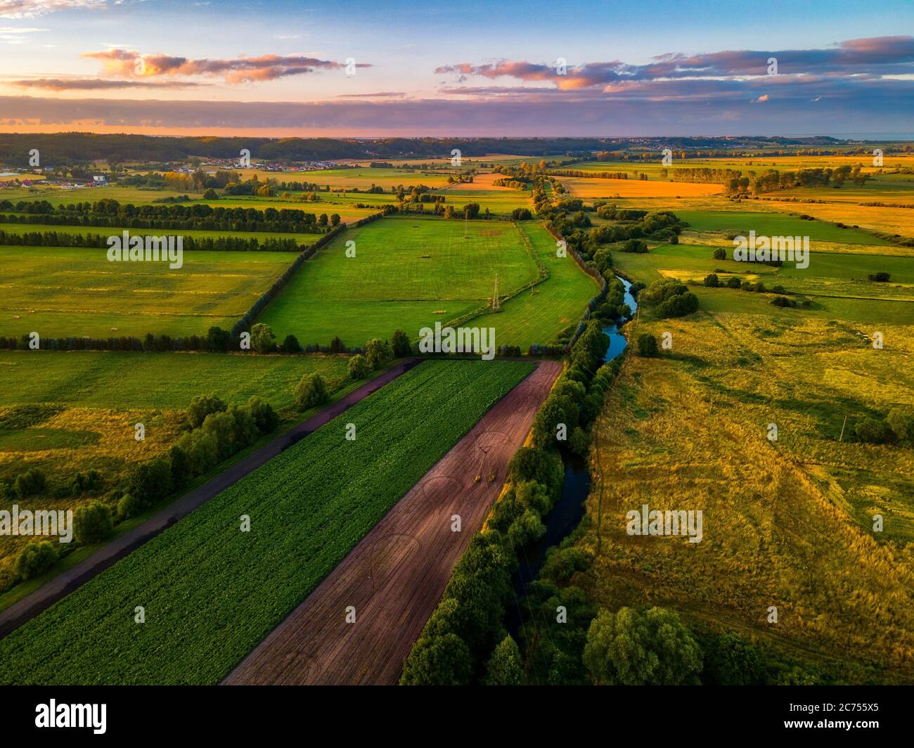 Beautiful scenic landscape over farmland hi-res stock photography and ...