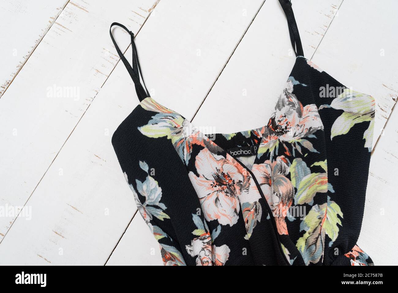 Boohoo clothes label hi-res stock photography and images - Alamy