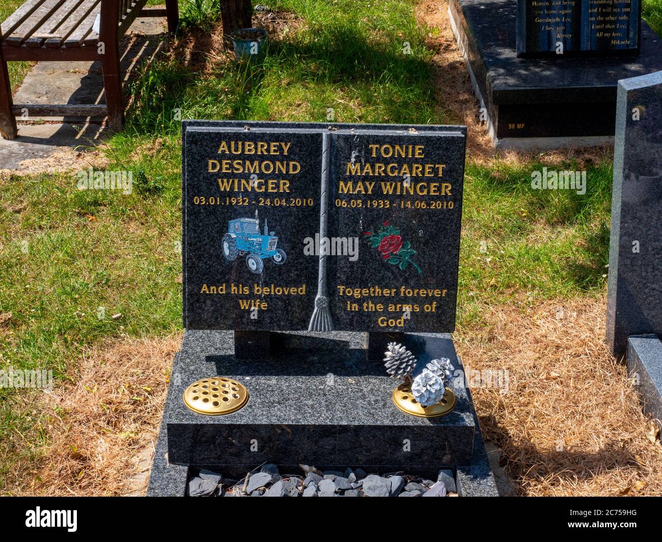 Cheshunt cemetery hi-res stock photography and images - Alamy