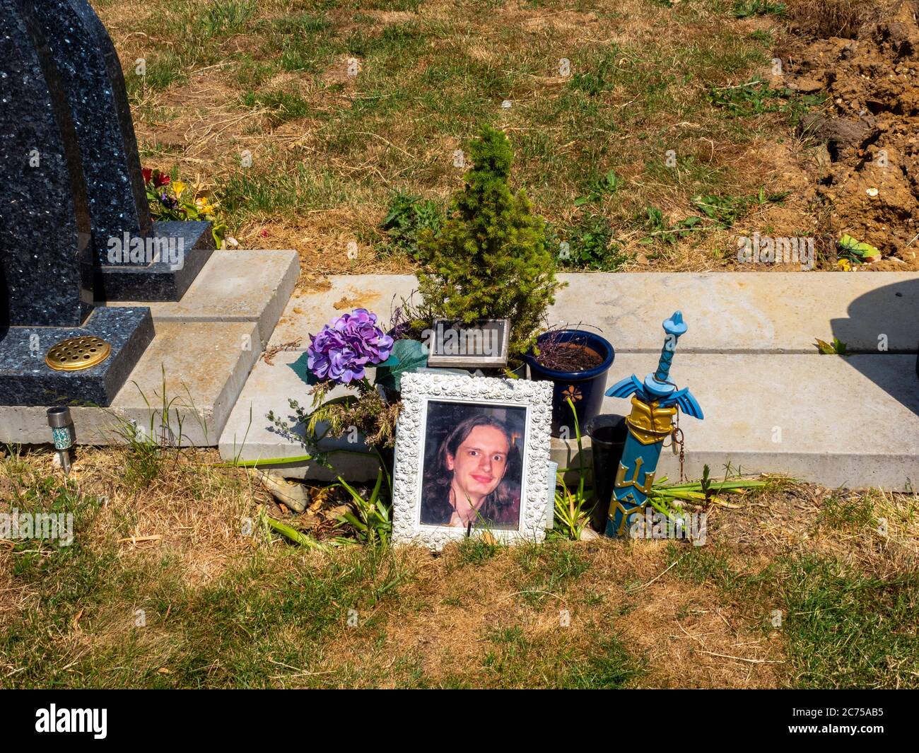 Cheshunt cemetery hi-res stock photography and images - Alamy