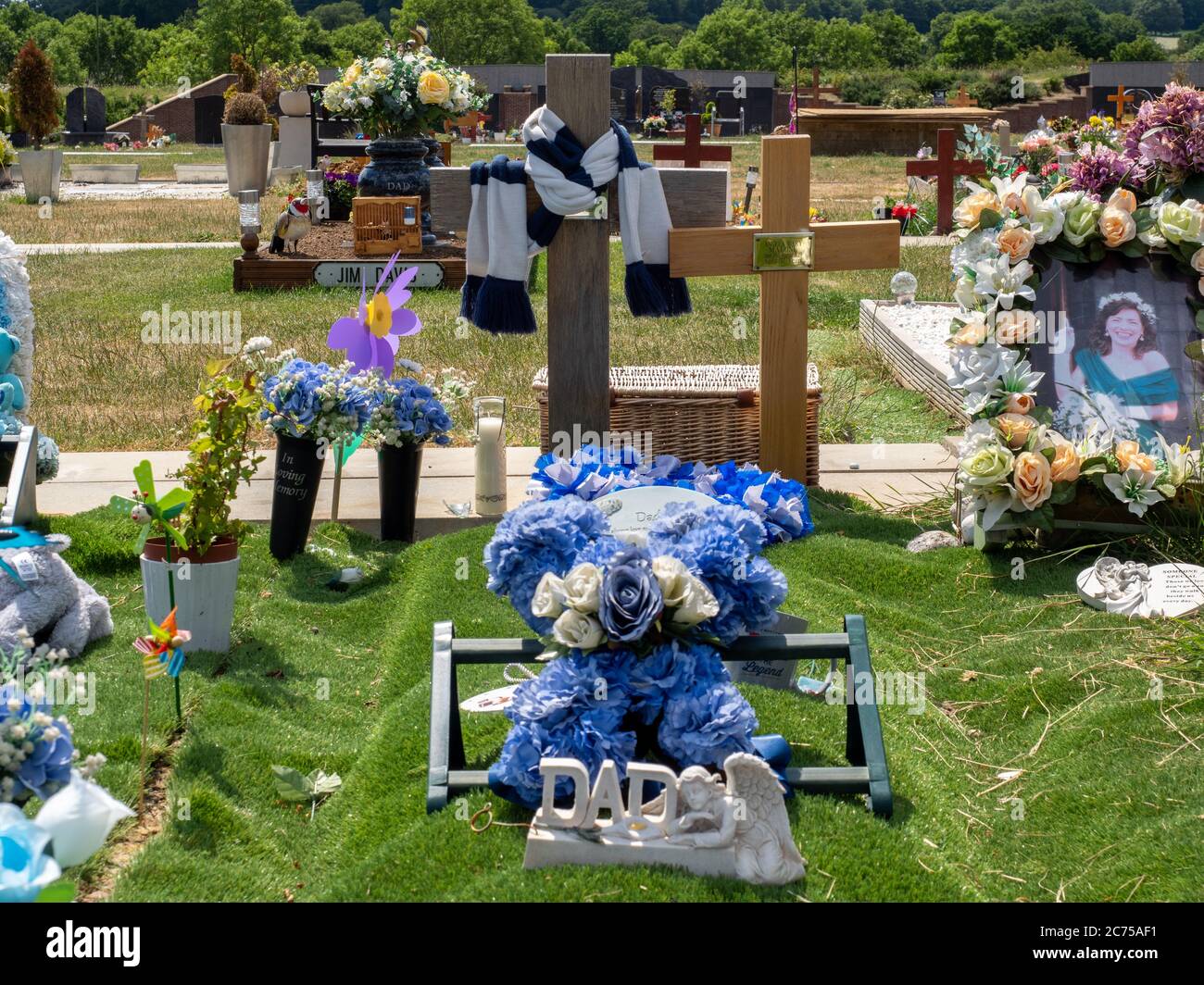 Tottenham cemetery hi-res stock photography and images - Alamy