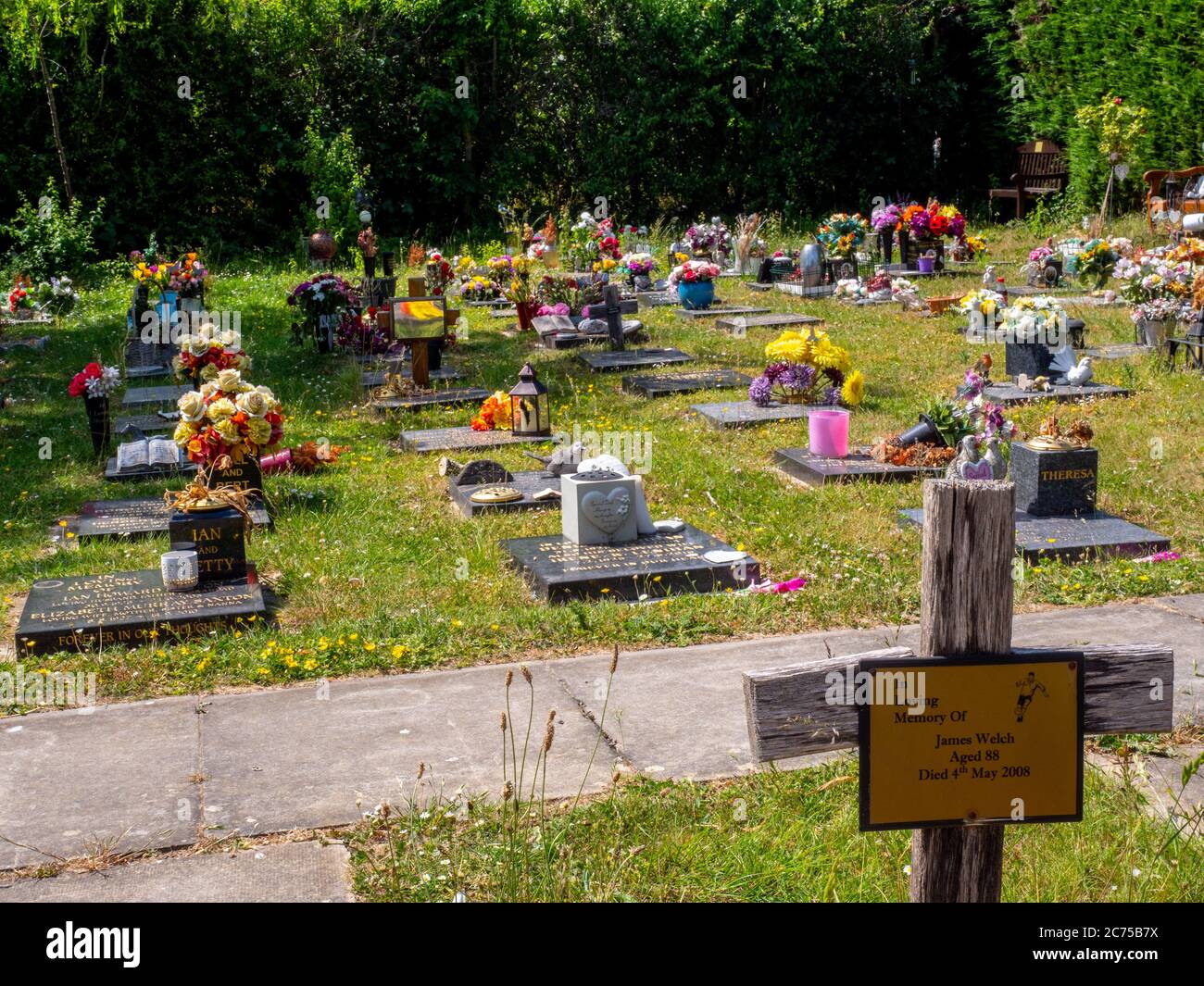 Cheshunt cemetery hi-res stock photography and images - Alamy