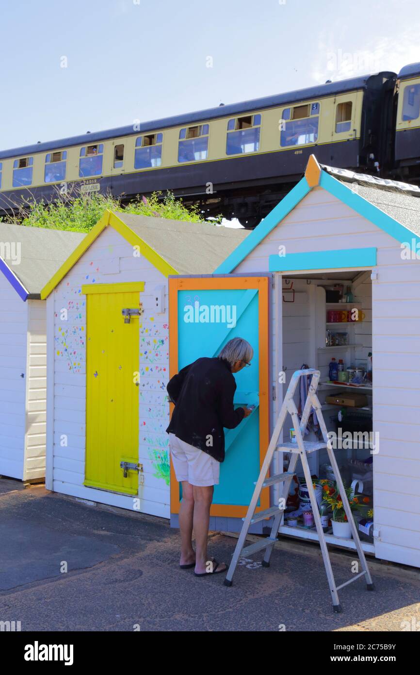 Brush huts hi-res stock photography and images - Alamy