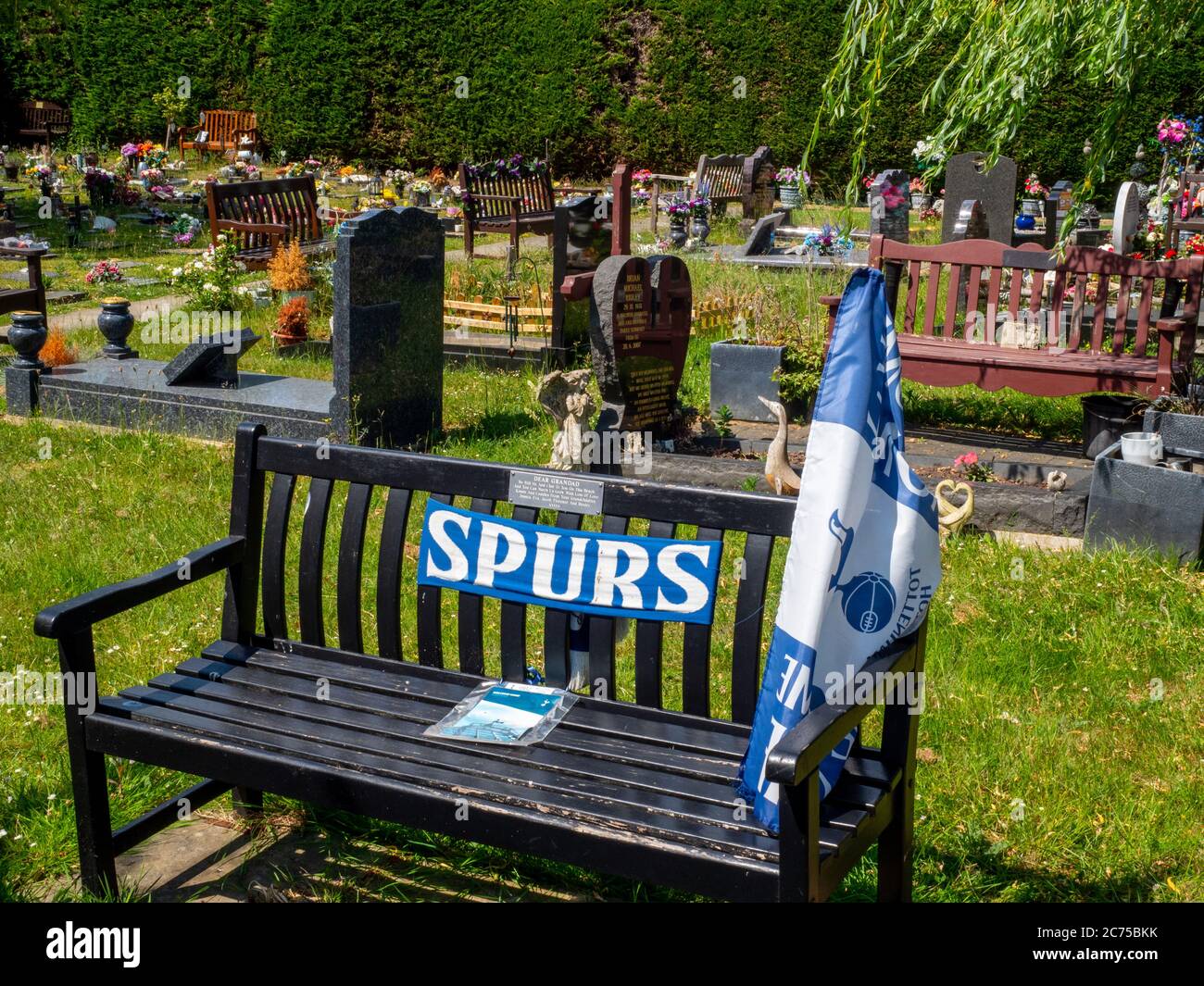 A Tottenham Hotspur football fan buried at Cheshunt cemetery, England ...