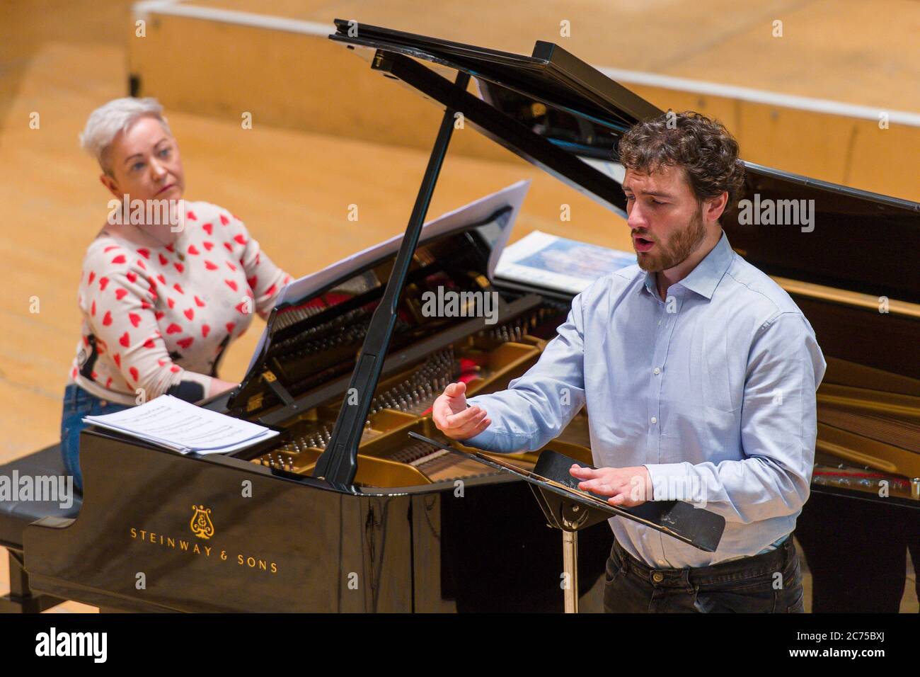 Bass baritone michael mofidian hi-res stock photography and images - Alamy