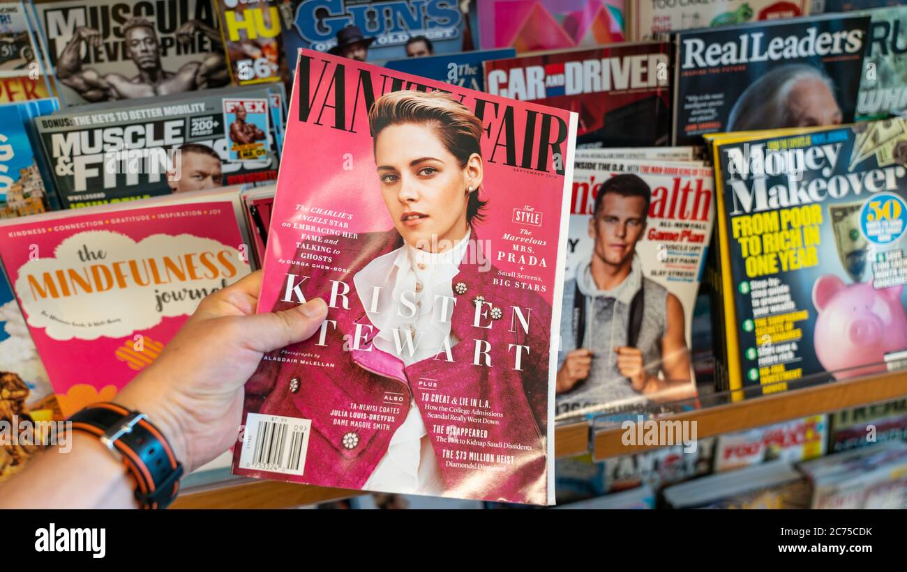 Vanity fair magazine hi-res stock photography and images - Alamy