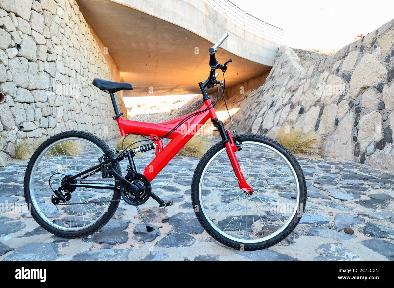 Modern Red Full Suspension Mountain Bike MTB Bicycle Stock Photo - Alamy
