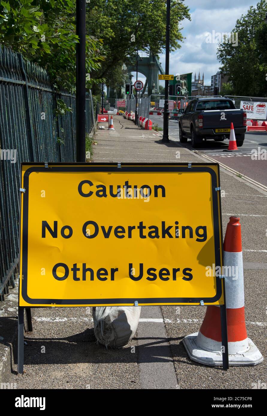 No overtaking signs hi-res stock photography and images - Alamy