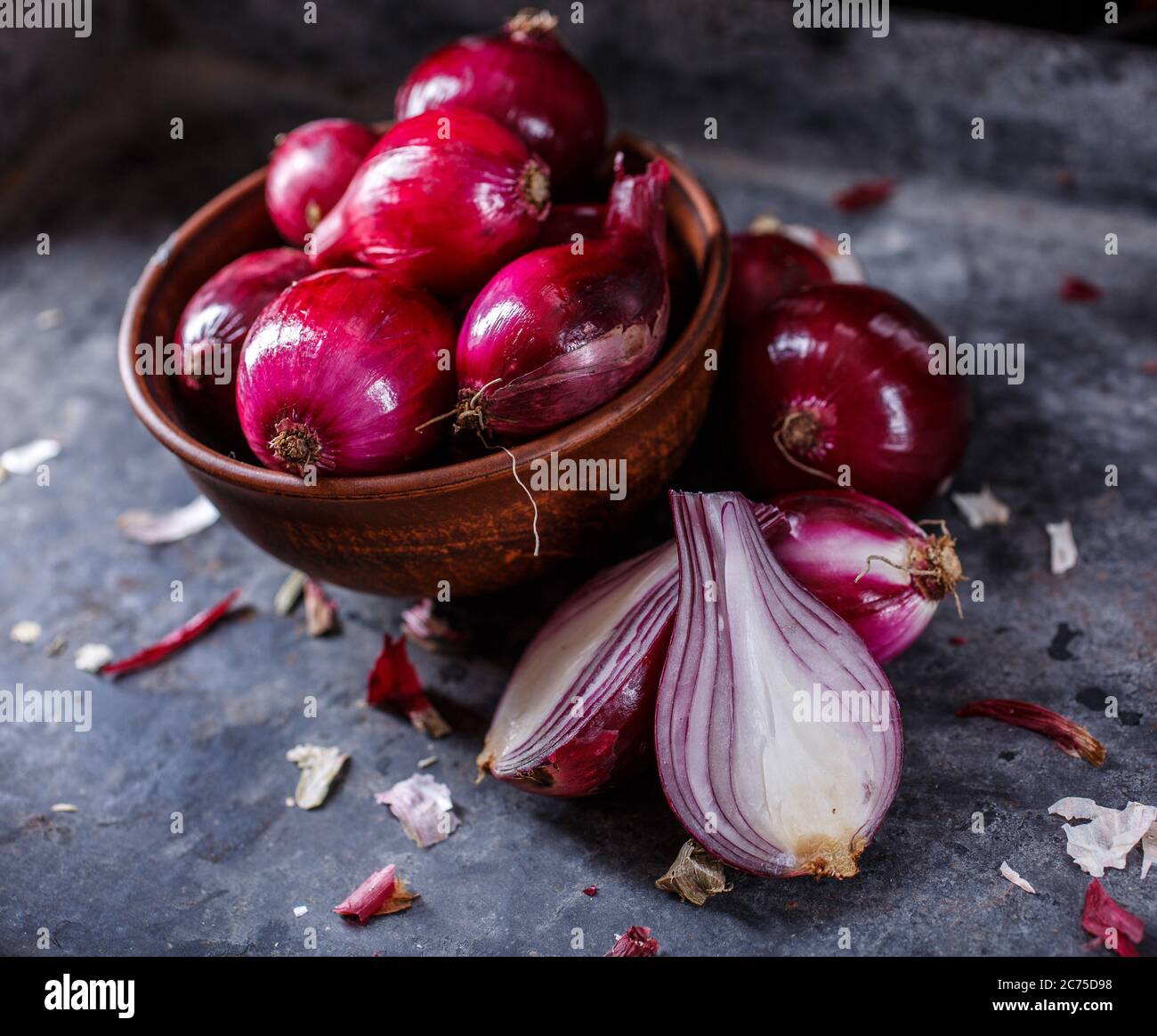 Onion cut in a bowl hi-res stock photography and images - Alamy