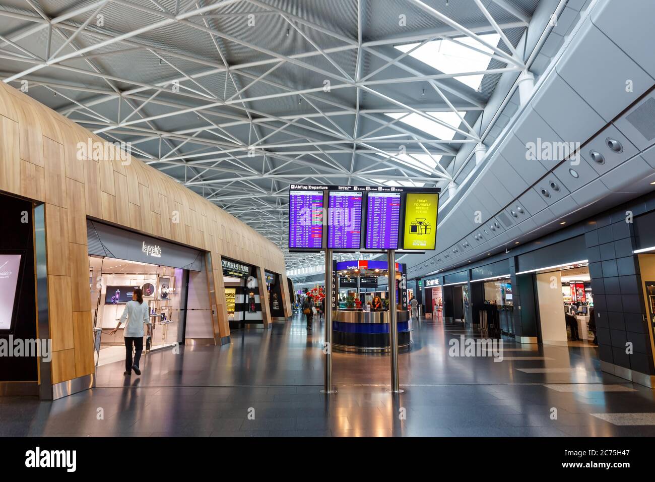Airside hi-res stock photography and images - Alamy