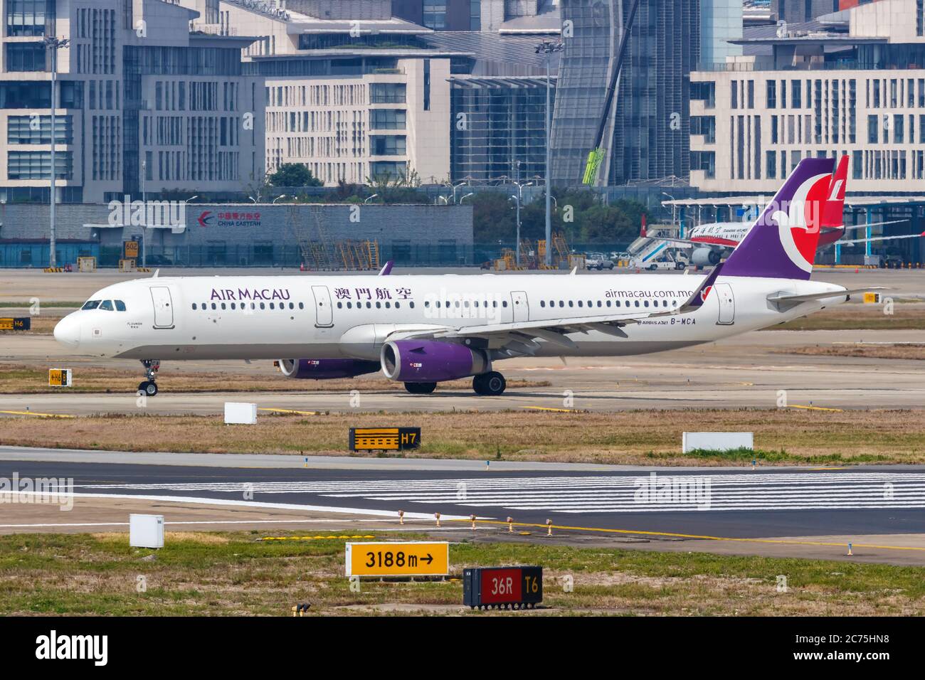 Air macau aircraft hi-res stock photography and images - Alamy