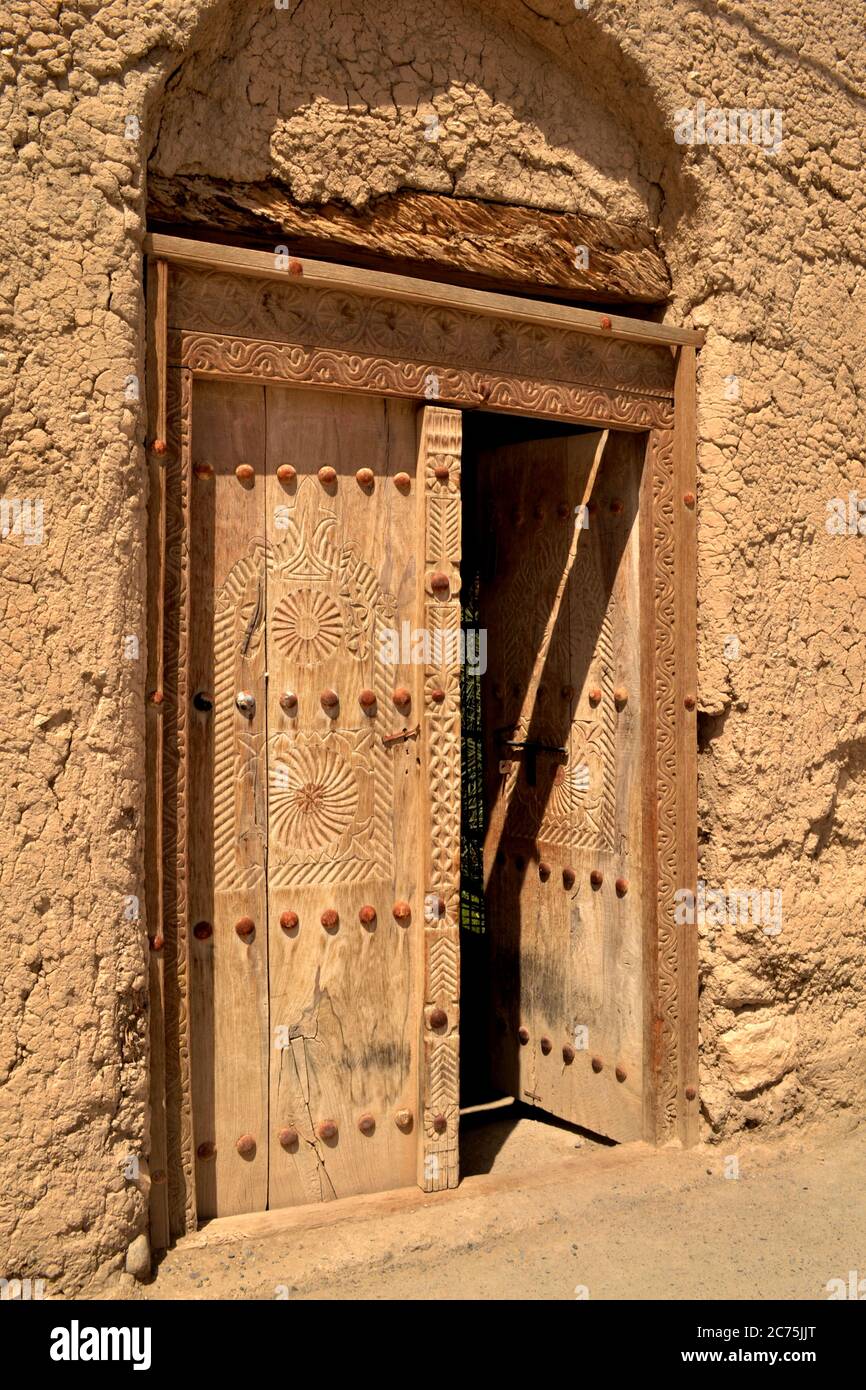 Traditional Omani door, Nizwa Stock Photo - Alamy