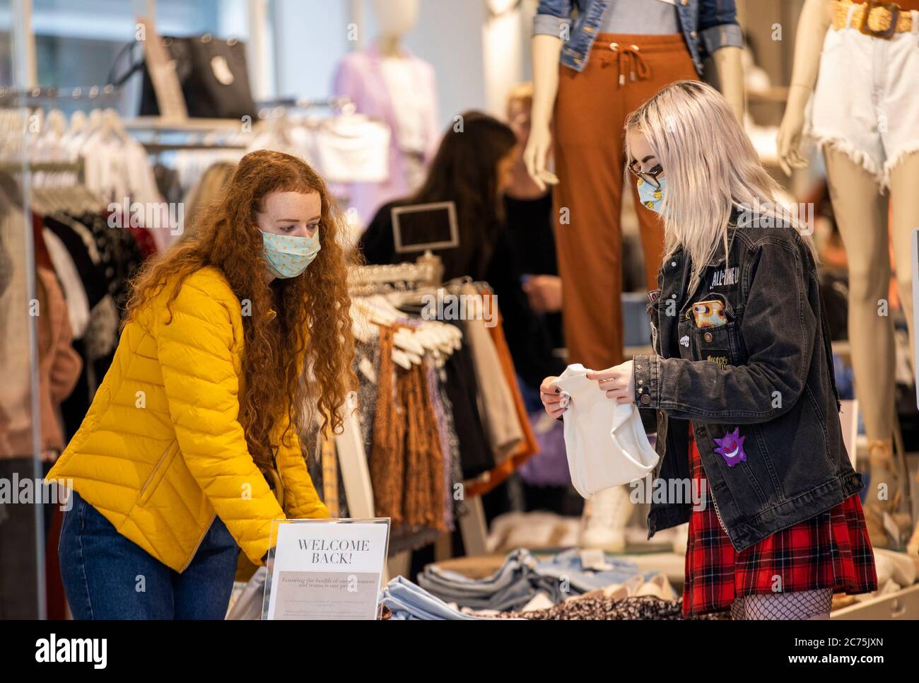 Lynch correct caption below caitlin lynch hi-res stock photography and ...