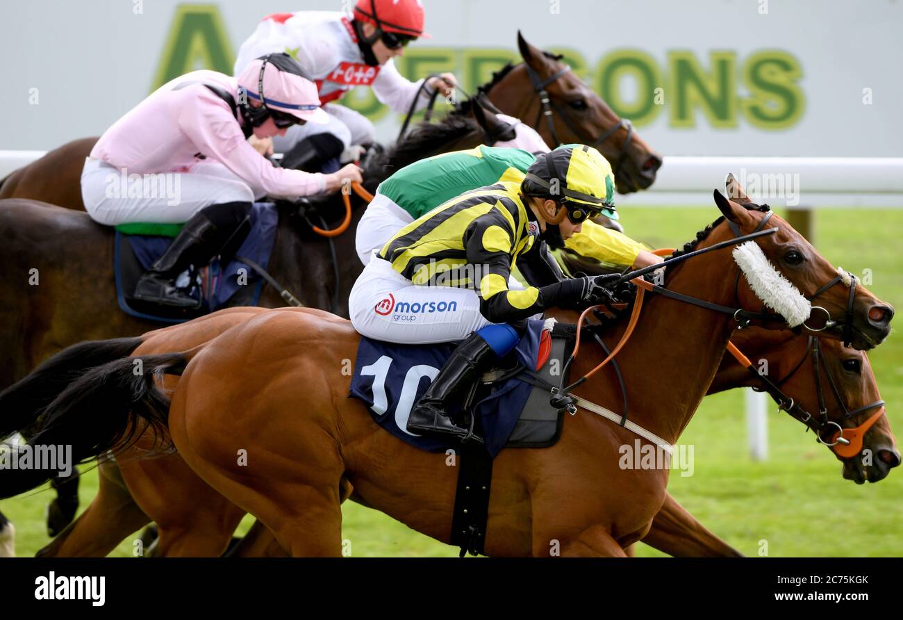 Jockey megan nicholls front on hi-res stock photography and images - Alamy