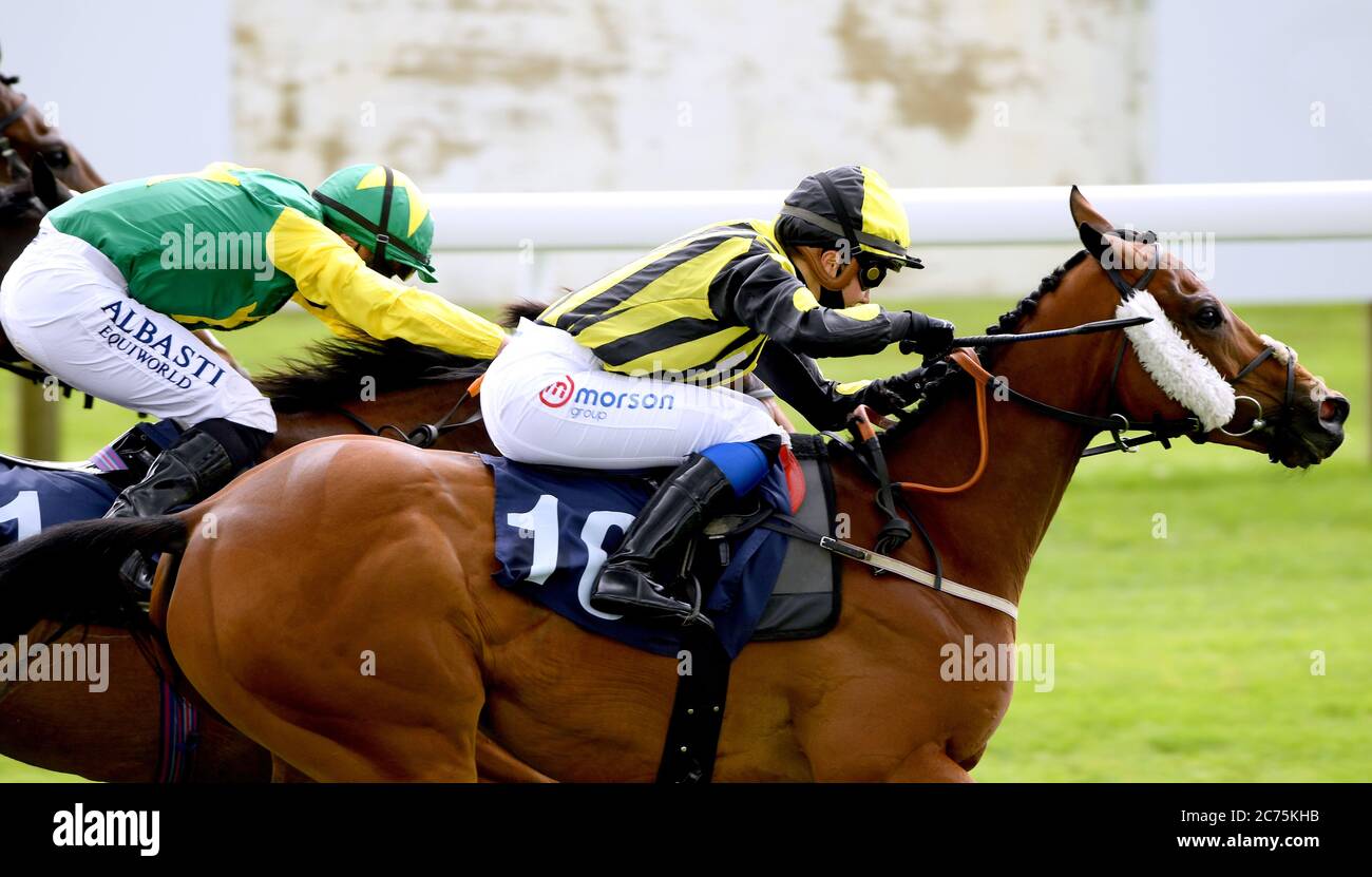 Jockey megan nicholls front on hi-res stock photography and images - Alamy