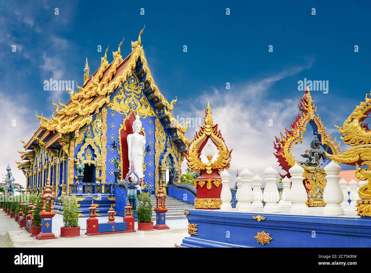 Blue temple hi-res stock photography and images - Alamy