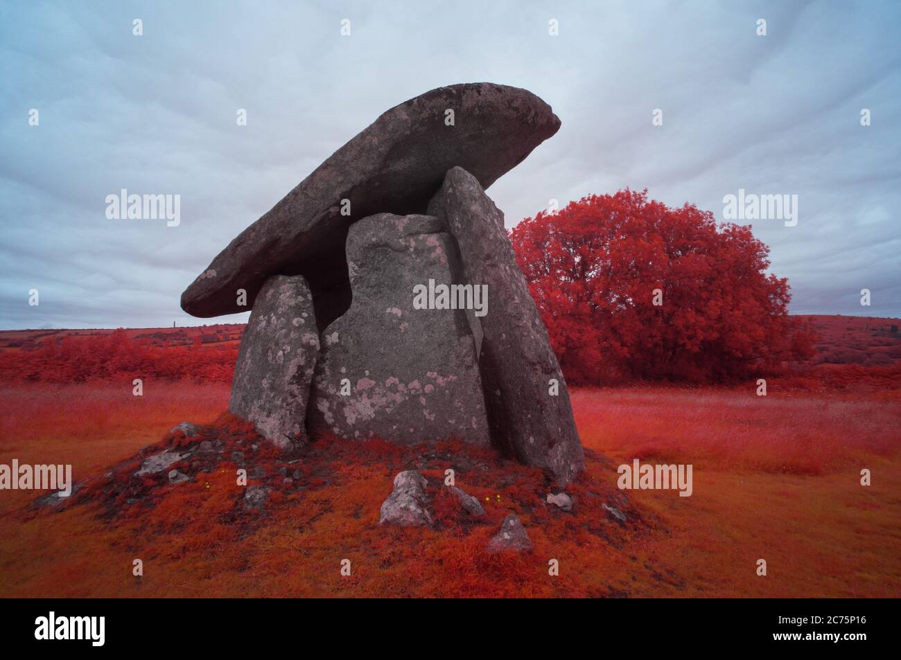 Trethevy quoit cornwall hi-res stock photography and images - Alamy