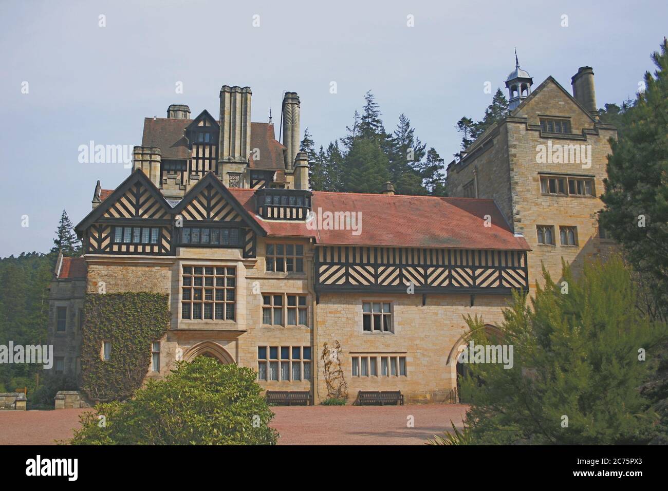 Cragside house interior hi-res stock photography and images - Alamy