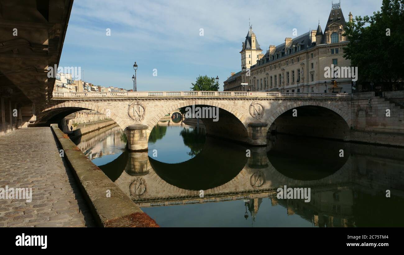 Parisian historic architecture hi-res stock photography and images - Alamy