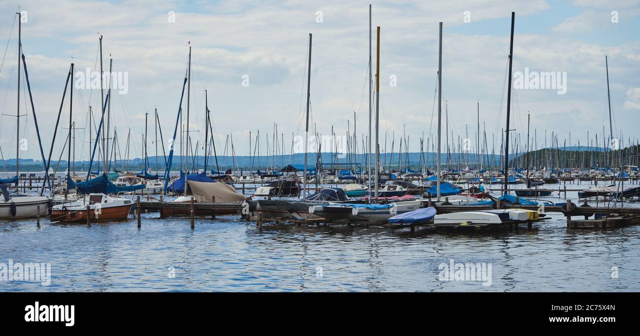Float jetty mast anchor hi-res stock photography and images - Alamy