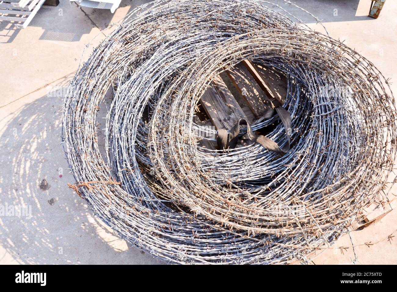 Photo Picture Heap of Scrap Metal Ready for Recycling Stock Photo - Alamy