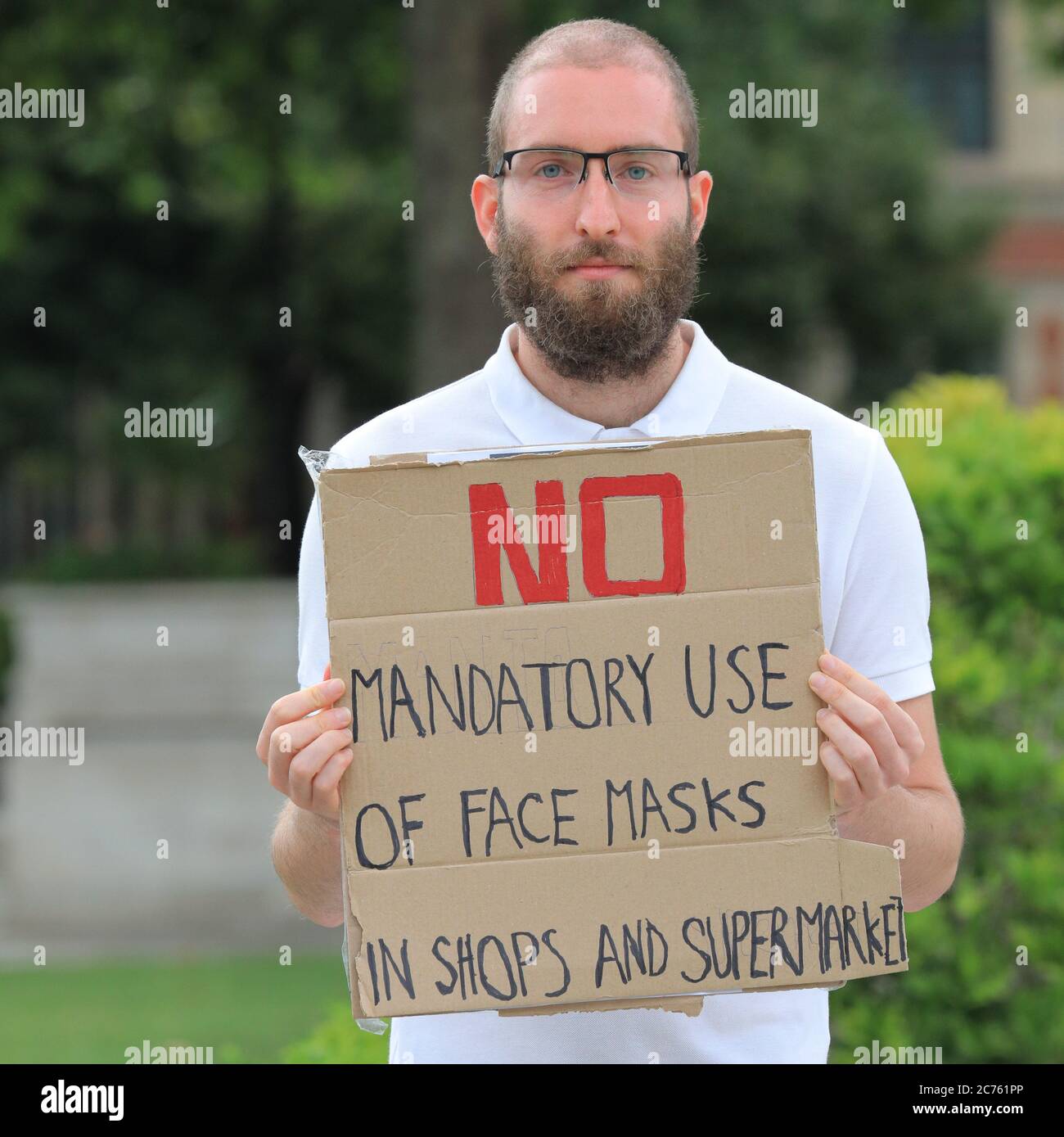 Mandatory face masks hi-res stock photography and images - Alamy