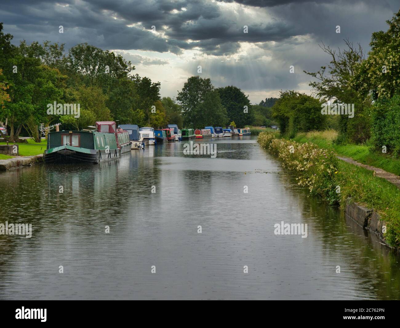 Row boat rain hi-res stock photography and images - Alamy