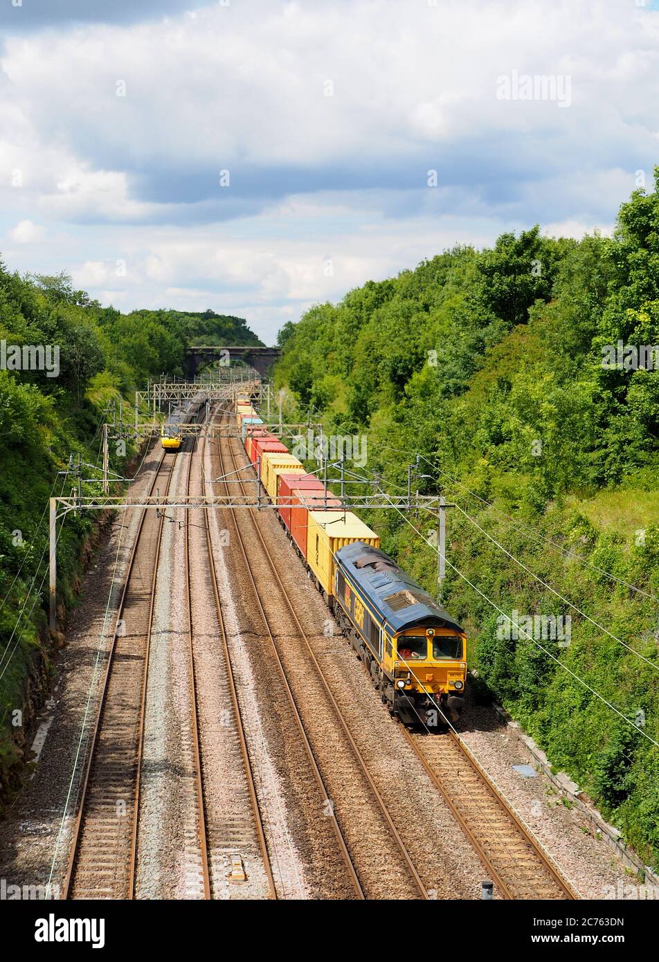 GBRF Class 66 66745 'Modern Railways' hauls and intermodal freight ...