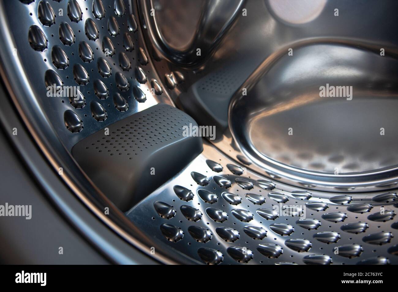 Inside washing machine hi-res stock photography and images - Alamy