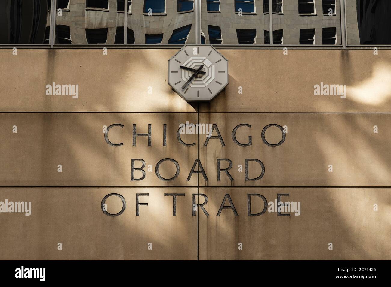 The Entrance to the Chicago Board of Trade Building Stock Photo - Alamy