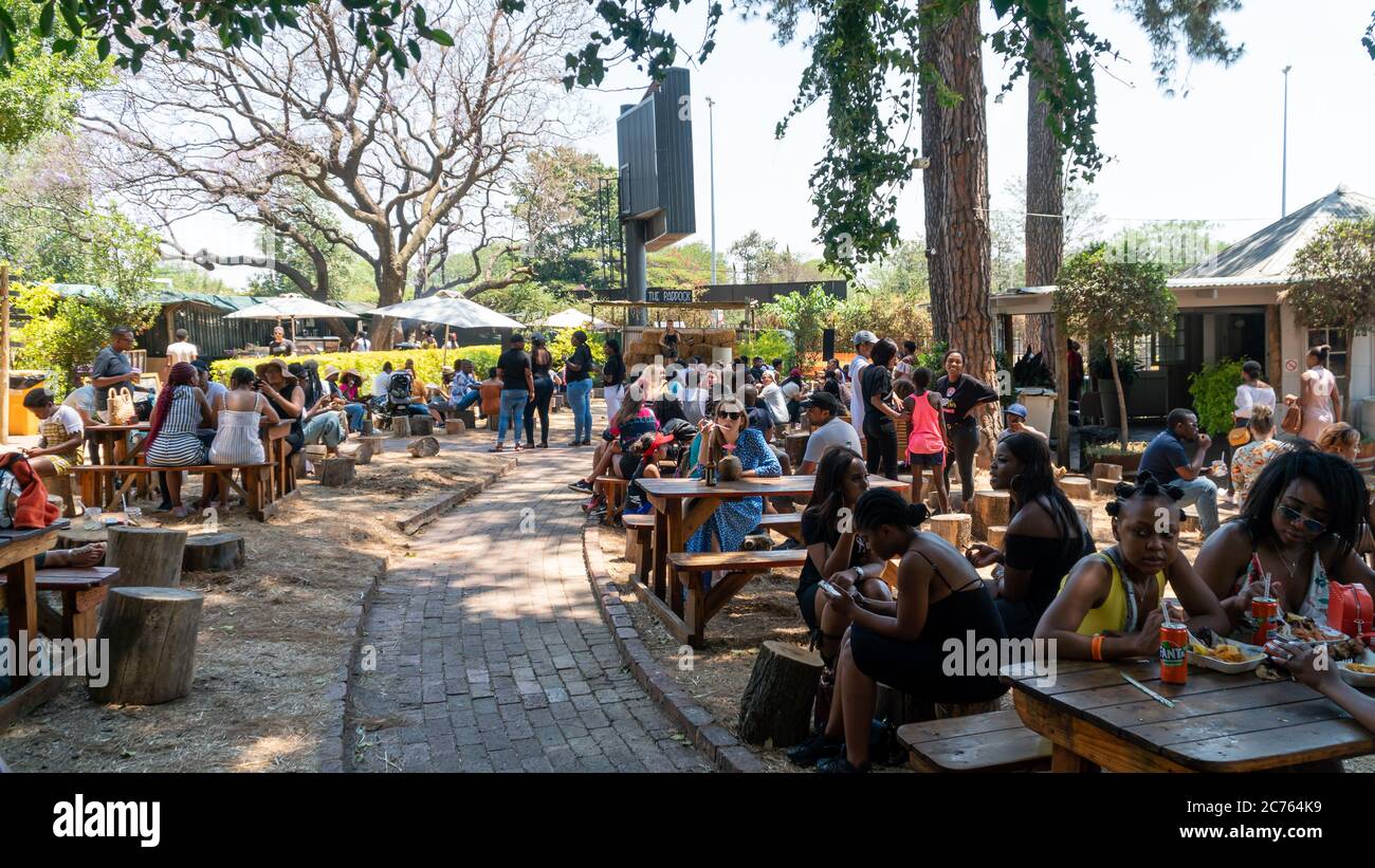 Farmers socializing hi-res stock photography and images - Alamy