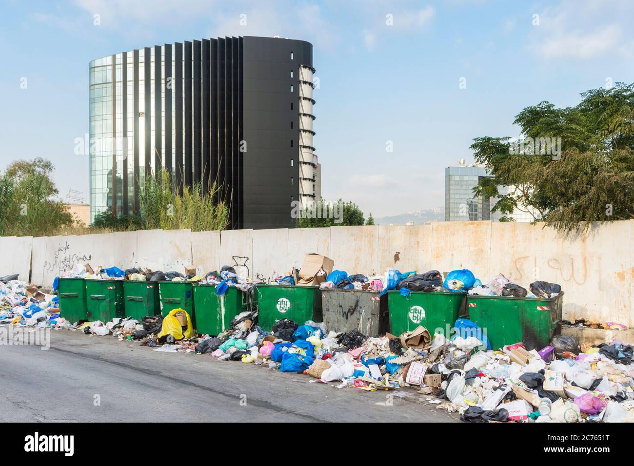 Lebanon rubbish hi-res stock photography and images - Alamy