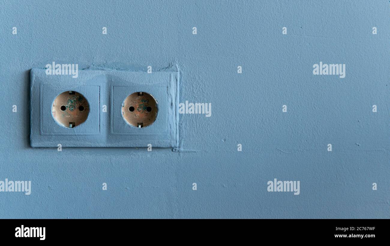 Power Socket, Single power socket in empty wall Stock Photo - Alamy