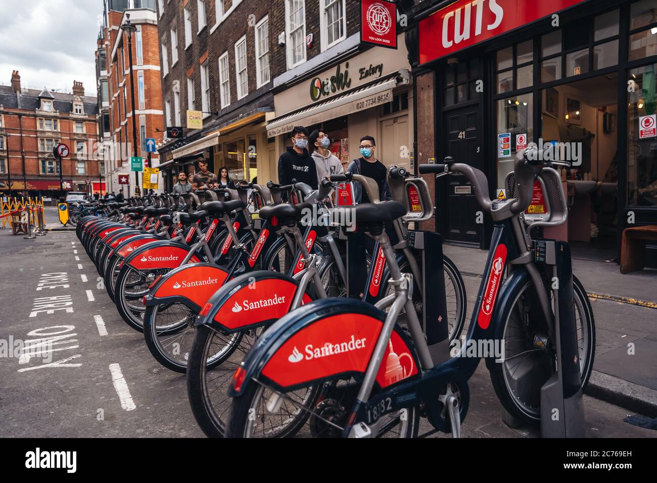 Santander bike fleet street hi-res stock photography and images - Alamy