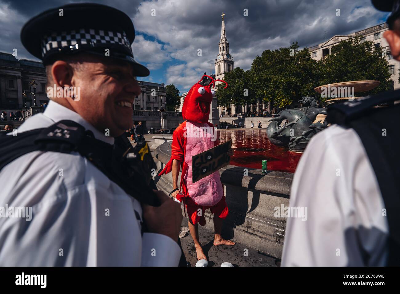 London / UK - 07/11/2020: Police officers having a conversation with ...