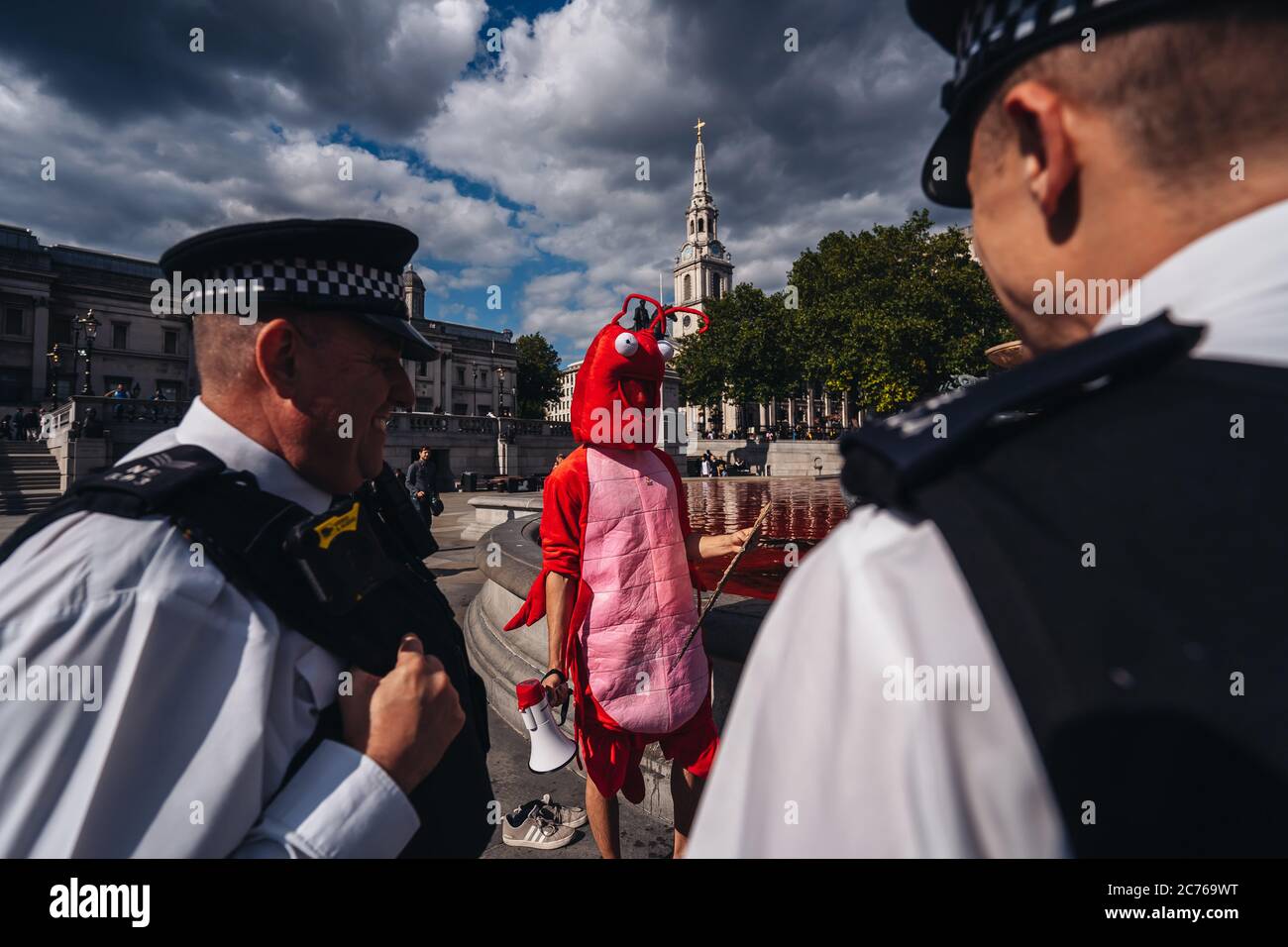 London / UK - 07/11/2020: Police officers having a conversation with ...