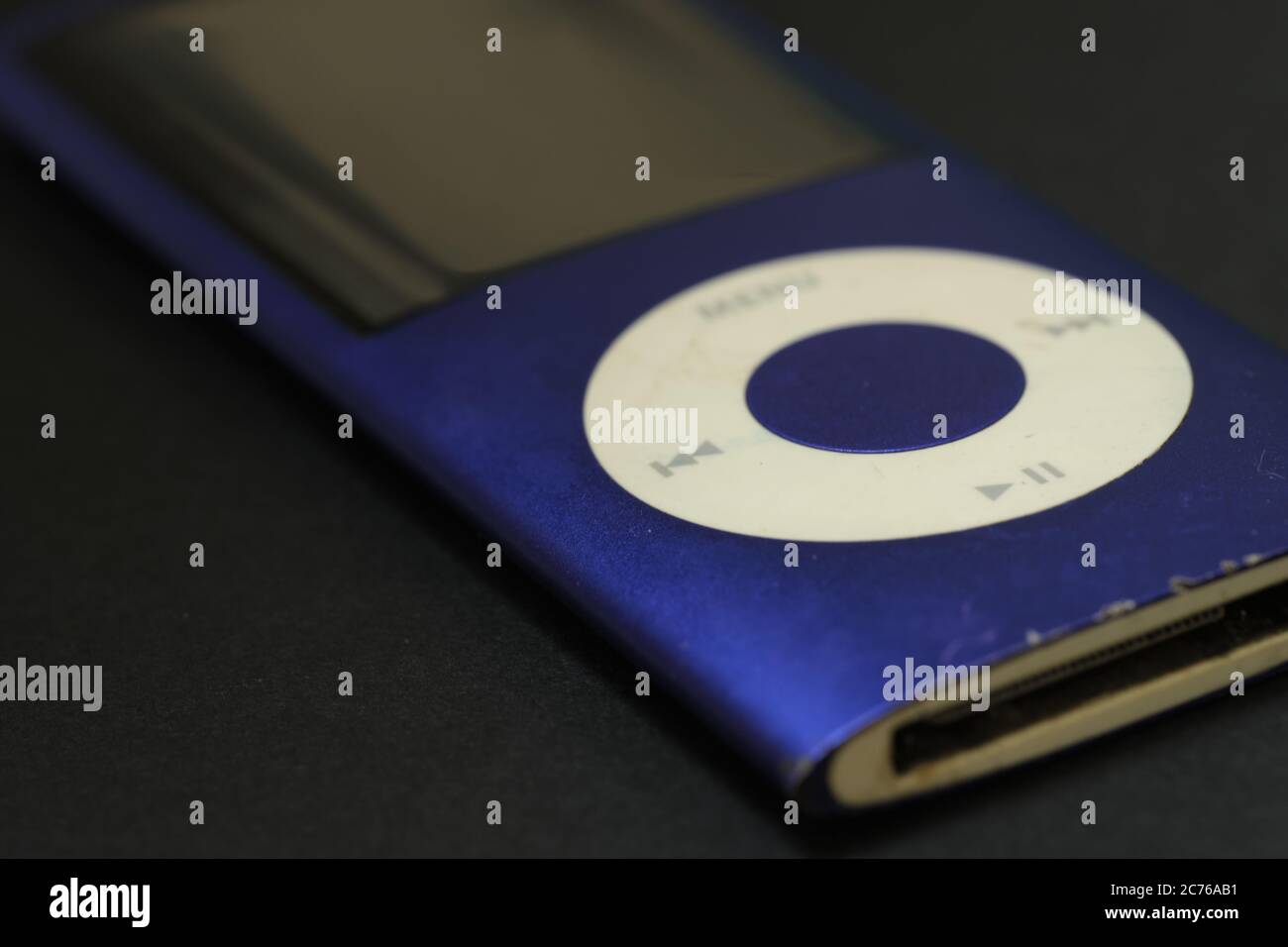 Old Ipod nano blue Stock Photo - Alamy