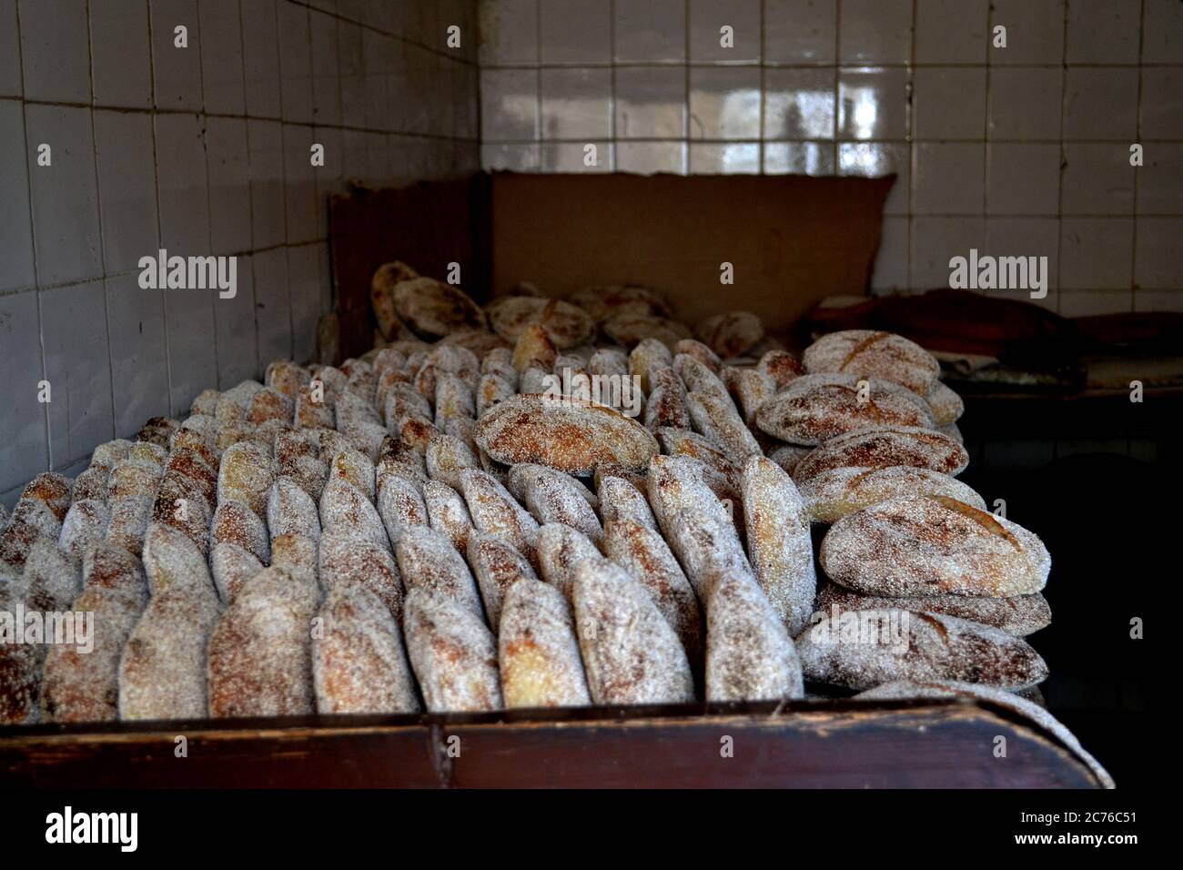 Traditional moroccan bread hi-res stock photography and images - Alamy