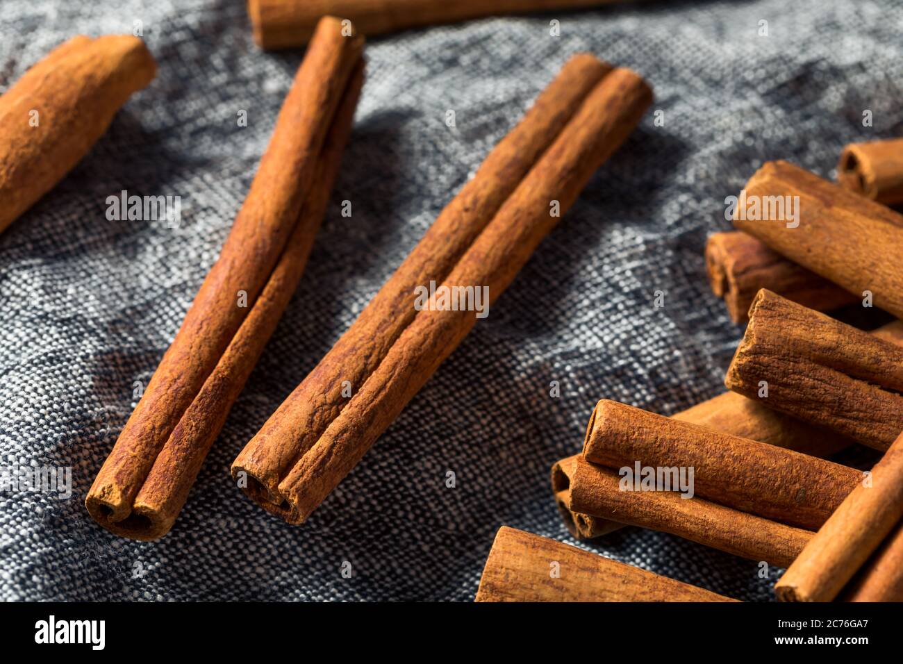 Cassia cinnamon plant hi-res stock photography and images - Alamy